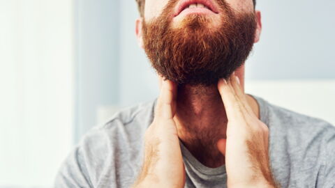 Laryngite : symptômes, durée, traitement, comment soigner une laryngite