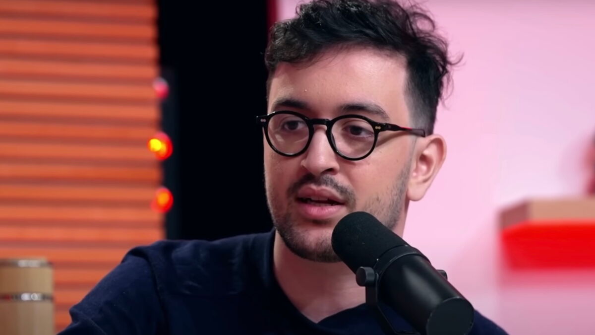 Le streameur Etoiles obligé de s'excuser après des propos jugés polémiques