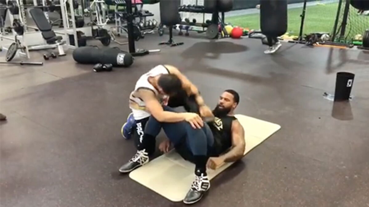 Boxer James Wilson Has A Seriously Violent Ab Workout