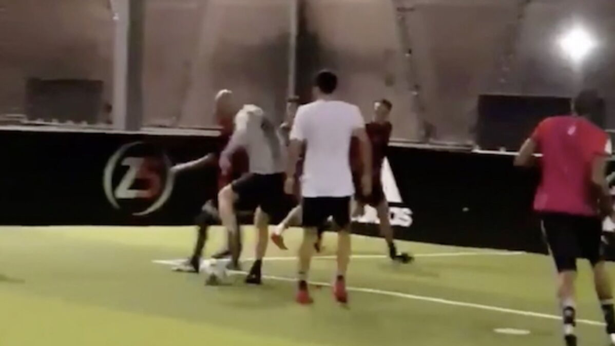 Zinedine Zidane Shows Off His Class Once Again During A Game Of 5-A-Side