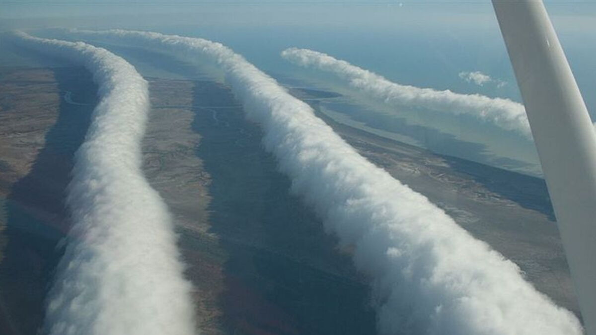 In Australia Mysterious Snake-Shaped Clouds Have Been Leaving ...