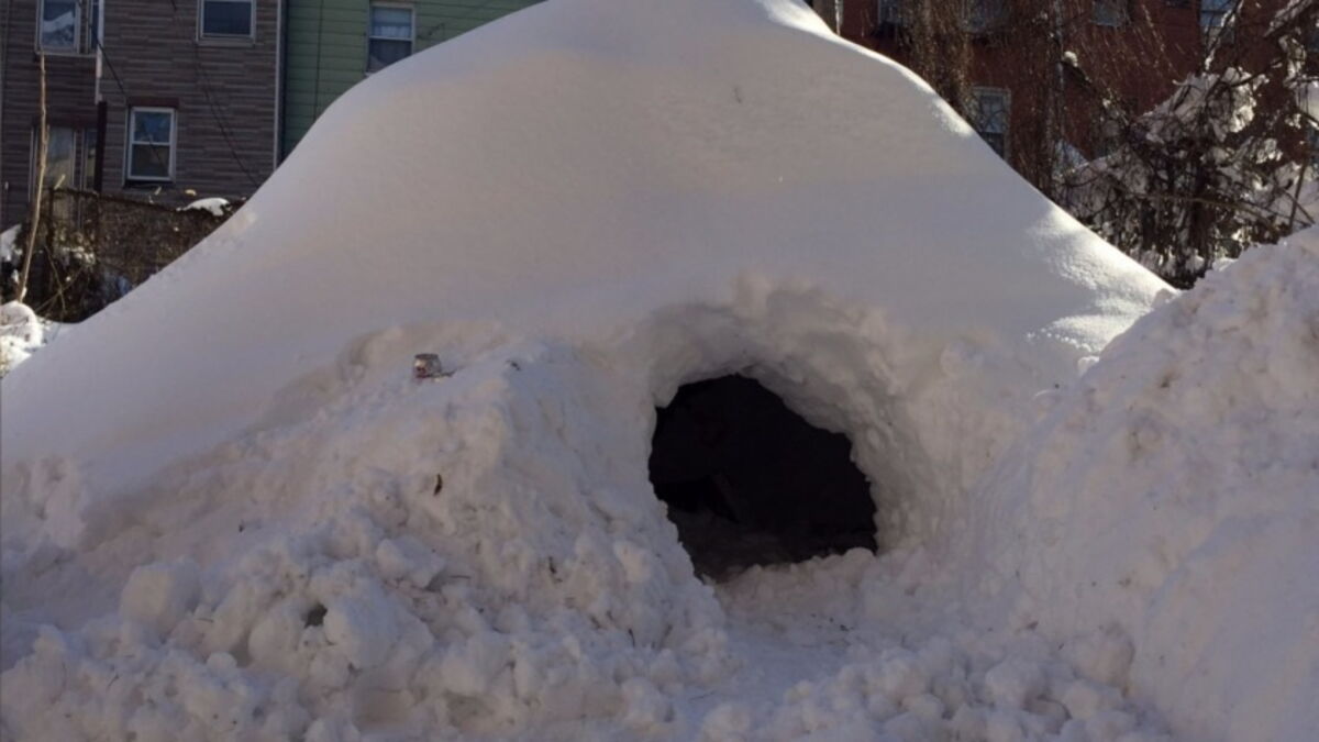 He Spent 20 Years Building an Igloo and the Result Is Incredible