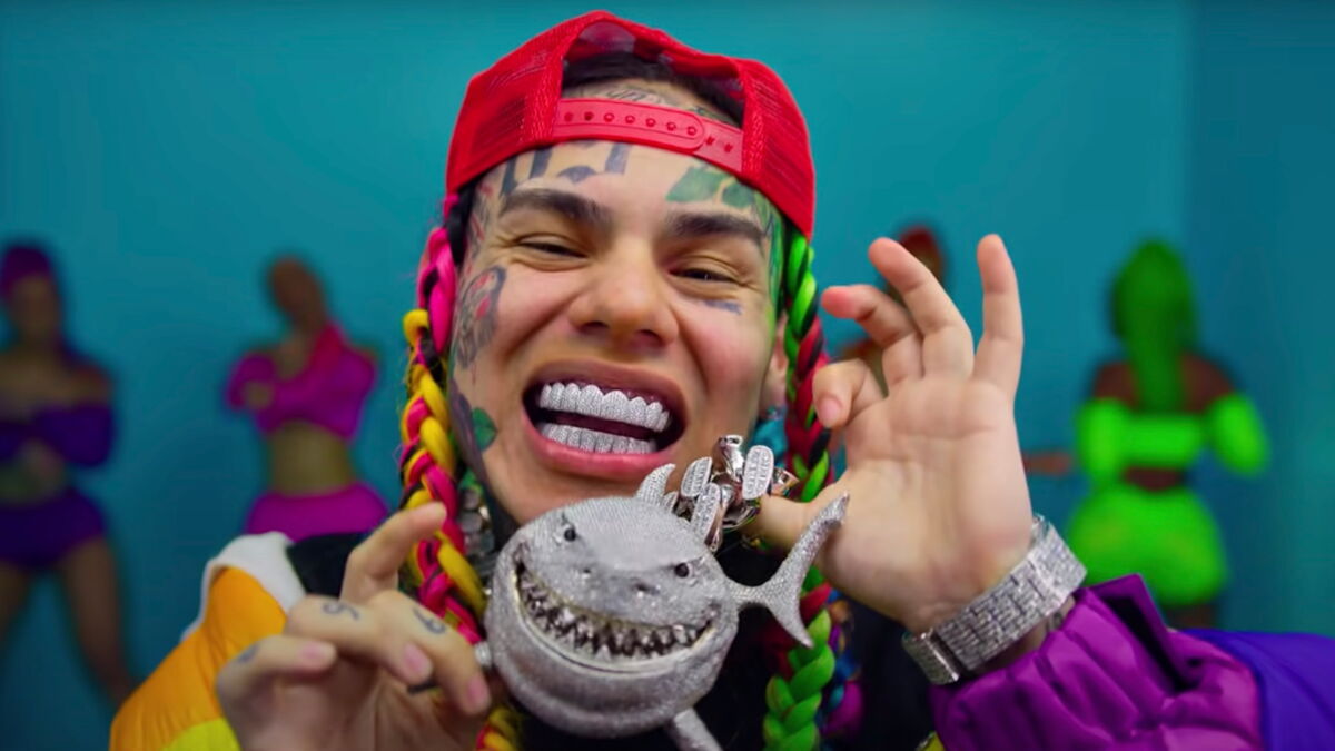 Rapper 6ix9ine Tried to Donate $200,000 To A Charity But They Didn't ...