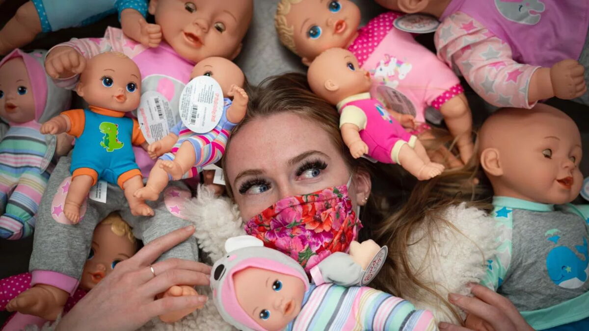 Grieving parents turning to realistic baby dolls for comfort after ...