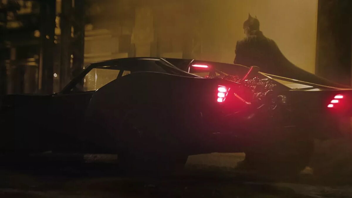 The new Batmobile and Batsuit have been revealed and fans are not impressed