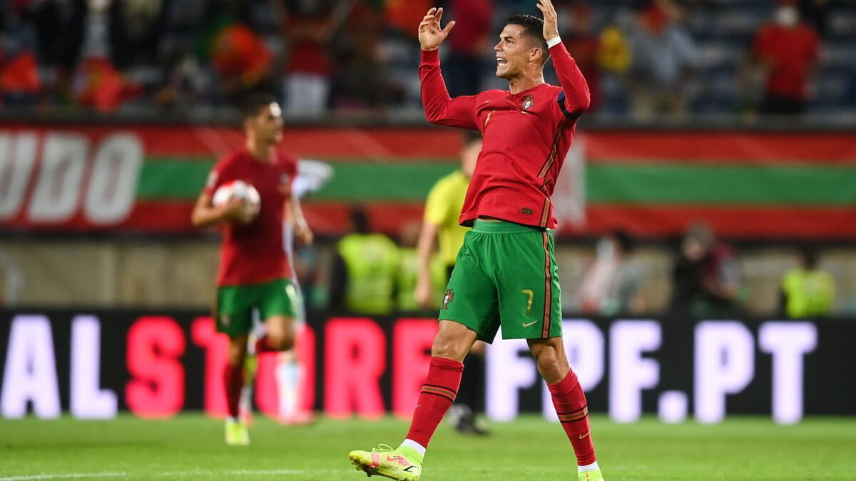 Caught on camera: Cristiano Ronaldo slaps Irish player in record ...