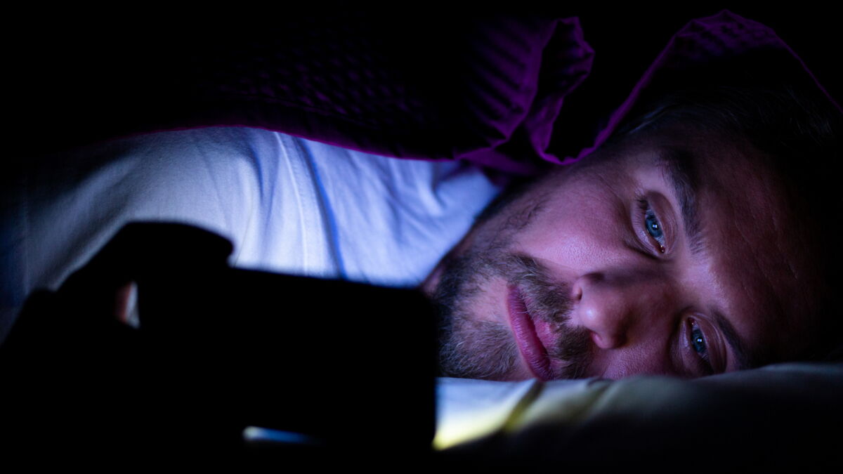 Do you wake up every night at 4 am? Here is what your body is trying to ...