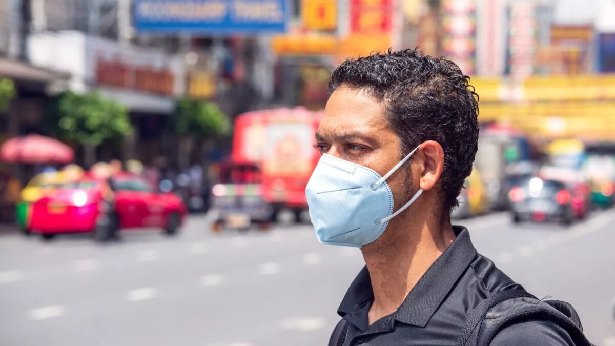 COVID-19: Should fully inoculated people still wear a mask?