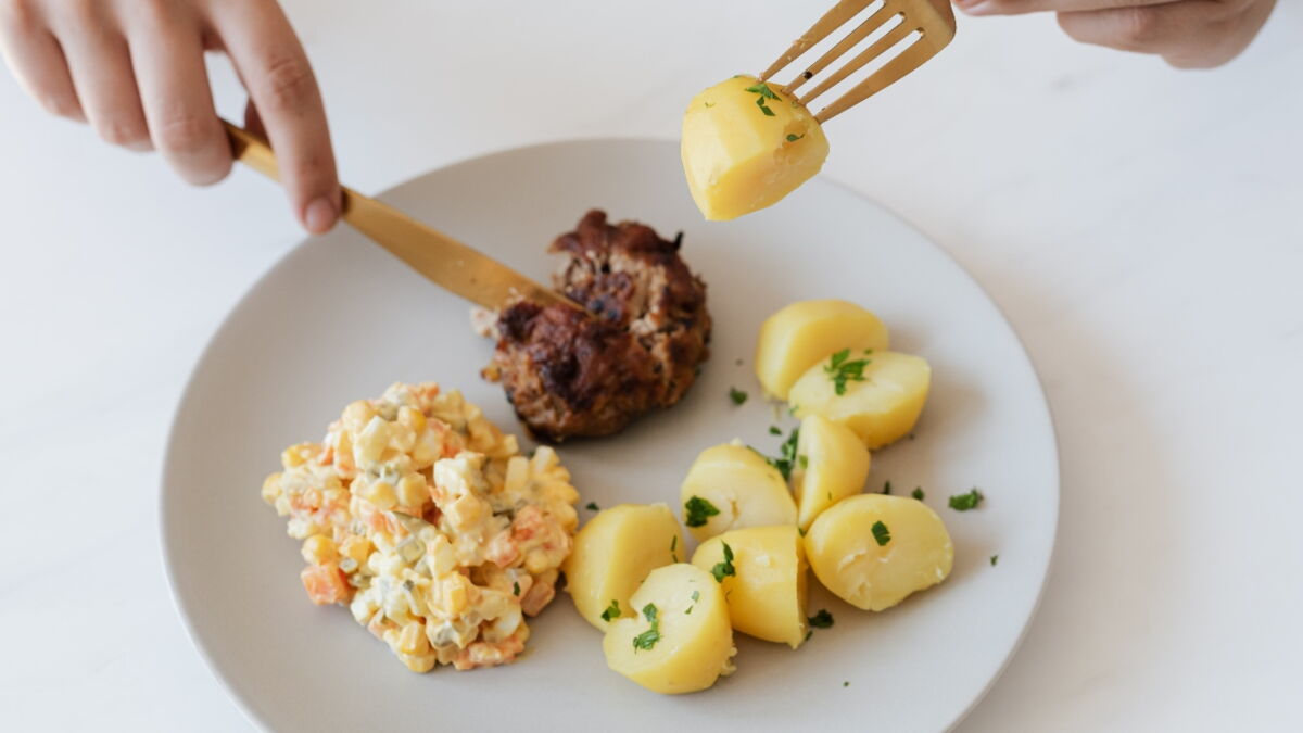 Brits have reduced their daily meat consumption over the last decade ...