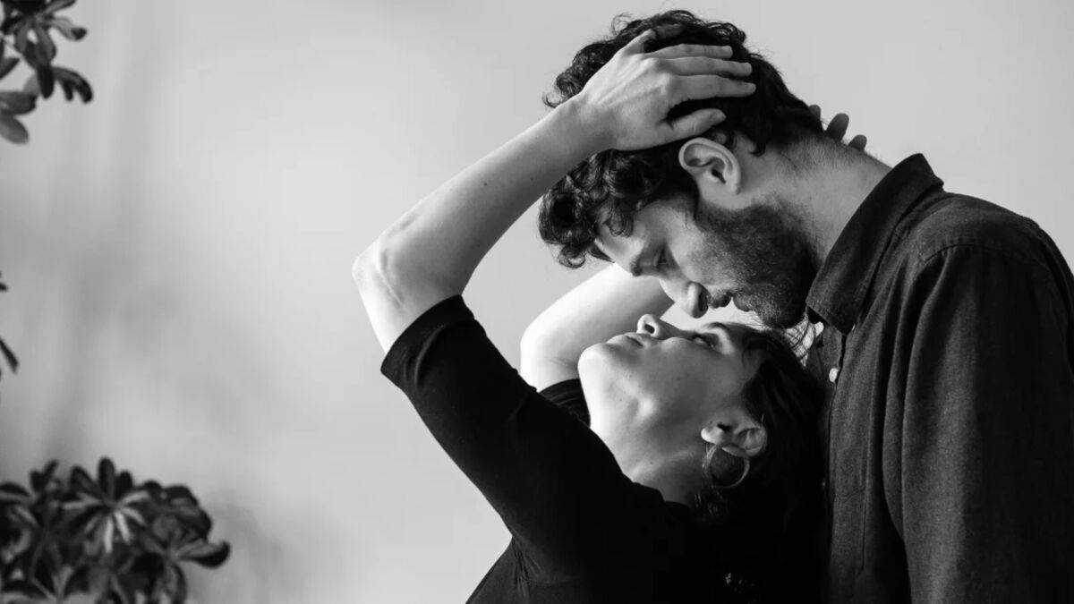 The Perfect Simple Romantic Gesture Men Can Do For Valentine's Day