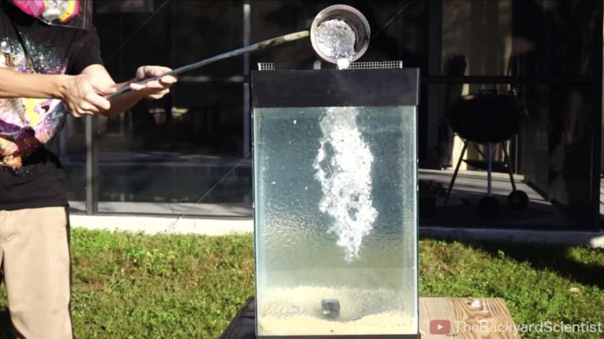 The Hypnotizing Results of Pouring Molten Aluminum in a Fish Tank