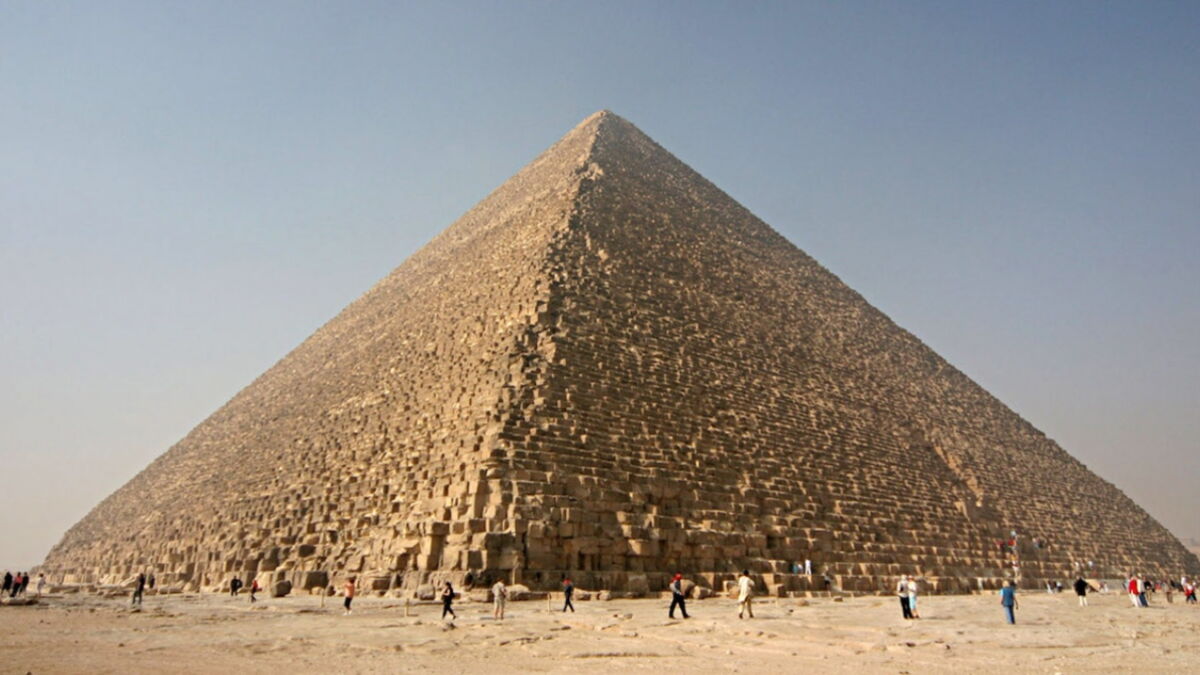 Scientists Discover The Great Pyramid Of Giza Has The Power To Focus ...