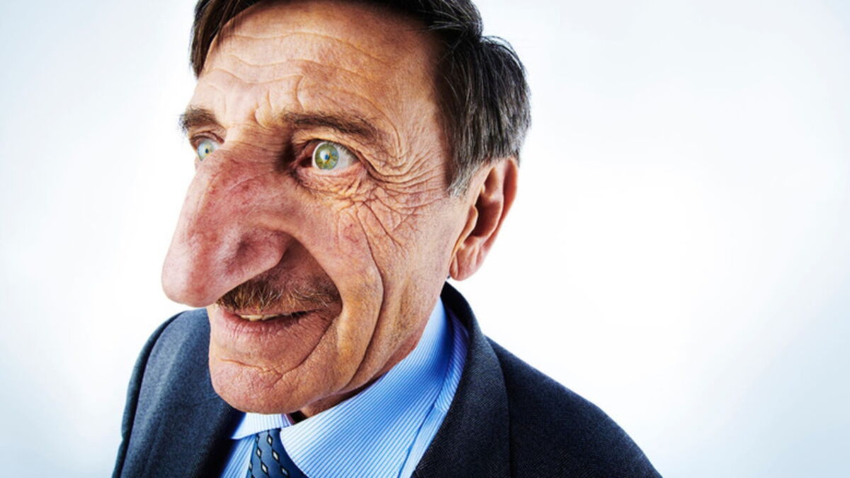 This man has the longest nose in the world