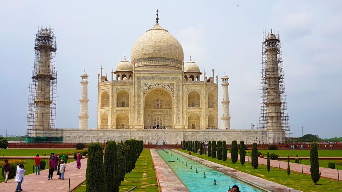 These Famous Monuments Look Totally Different When Seen From Afar