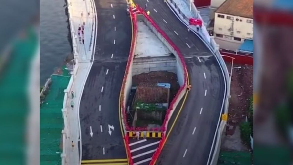 They Built a Highway Around Her House Because She Refused to Move