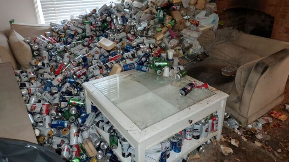 Horrible tenant leaves behind 8,000 beer cans, overflowing toilet and ...