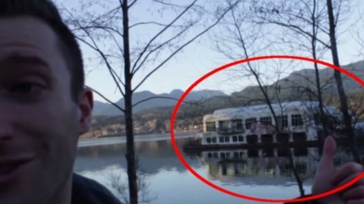 This abandoned floating McDonald's is the world's most haunted fast ...