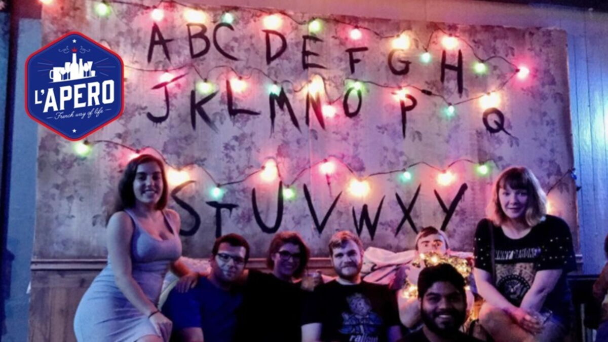 The Upside Down : un bar éphémère inspiré de la série Stranger Things a ...