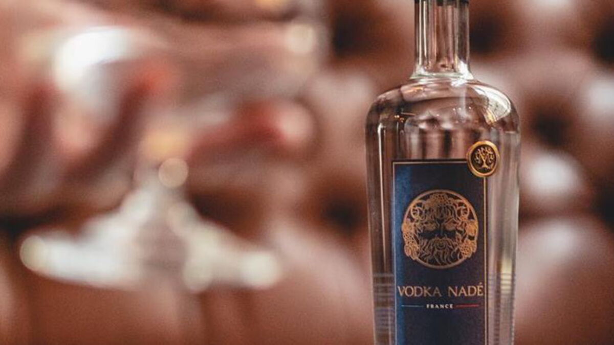 La vodka 100% raisin existe et vient de Bordeaux