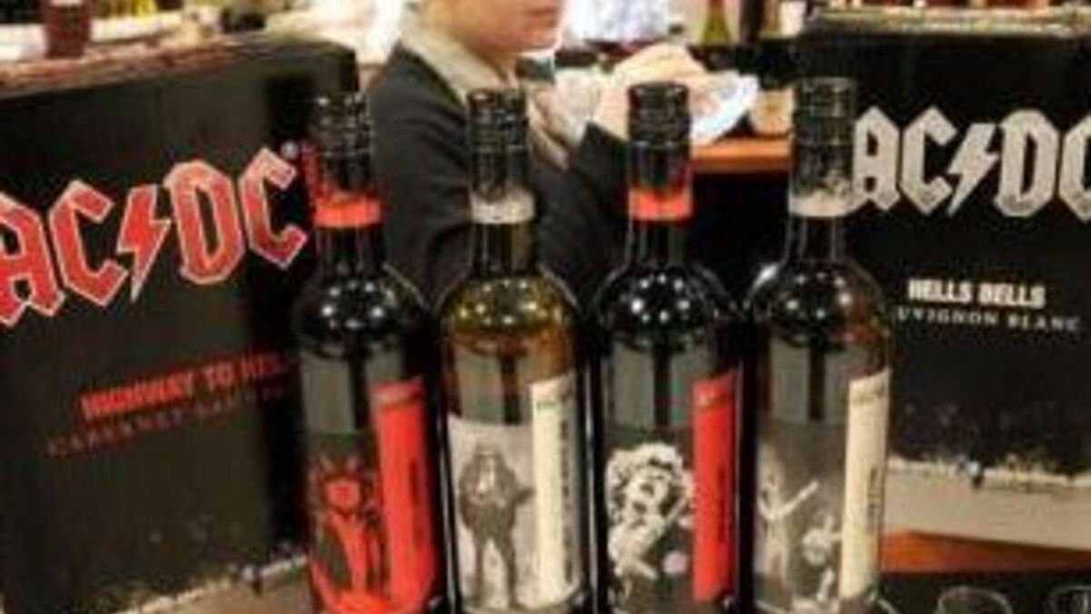 AC/DC s'offre une bouteille de vin