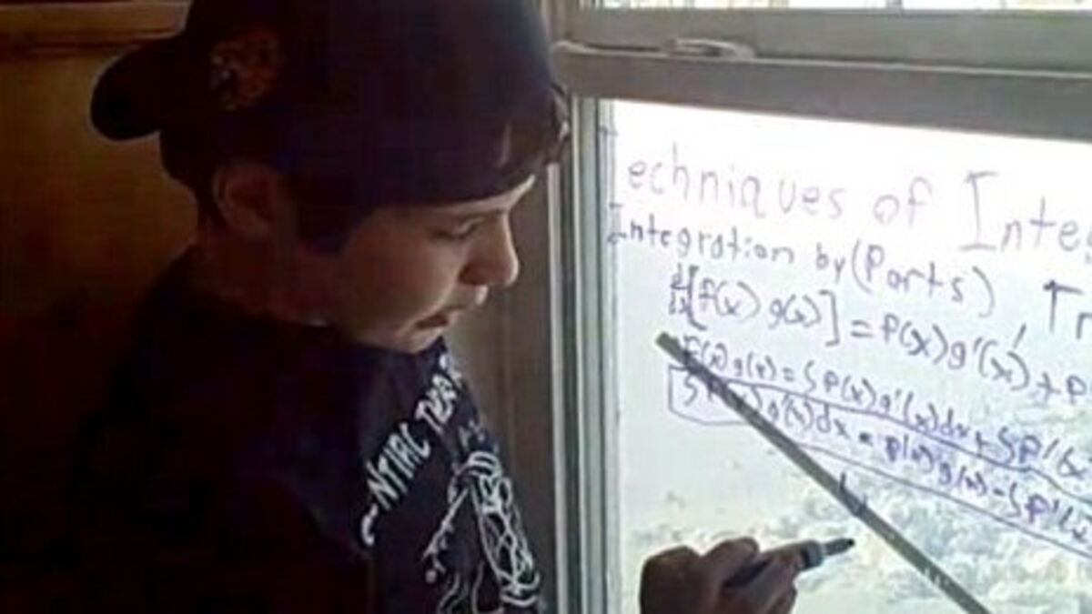 Adolescent et autiste, Jacob Barnett pourrait être plus intelligent qu ...