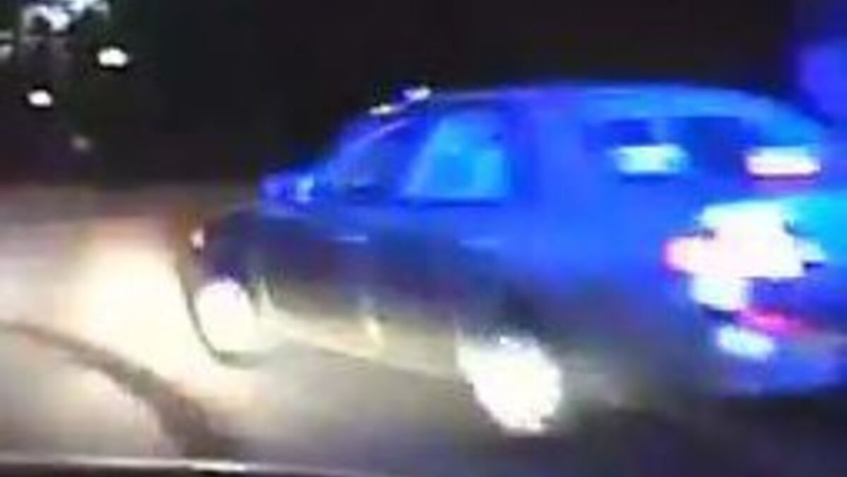 Etats-Unis: Une voiture de police finit sa course dans une maison