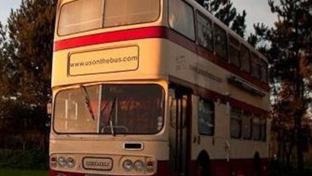 Ils transforment un bus en un duplex confortable