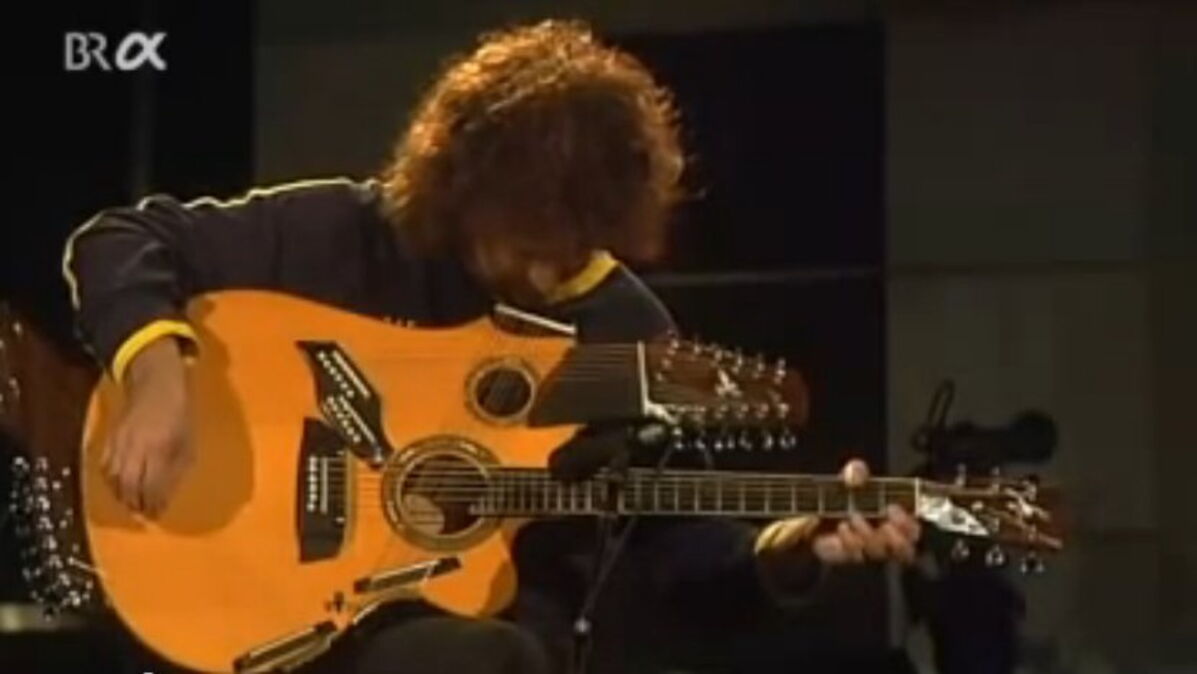 Pat Metheny improvise sur une guitare à... 42 cordes