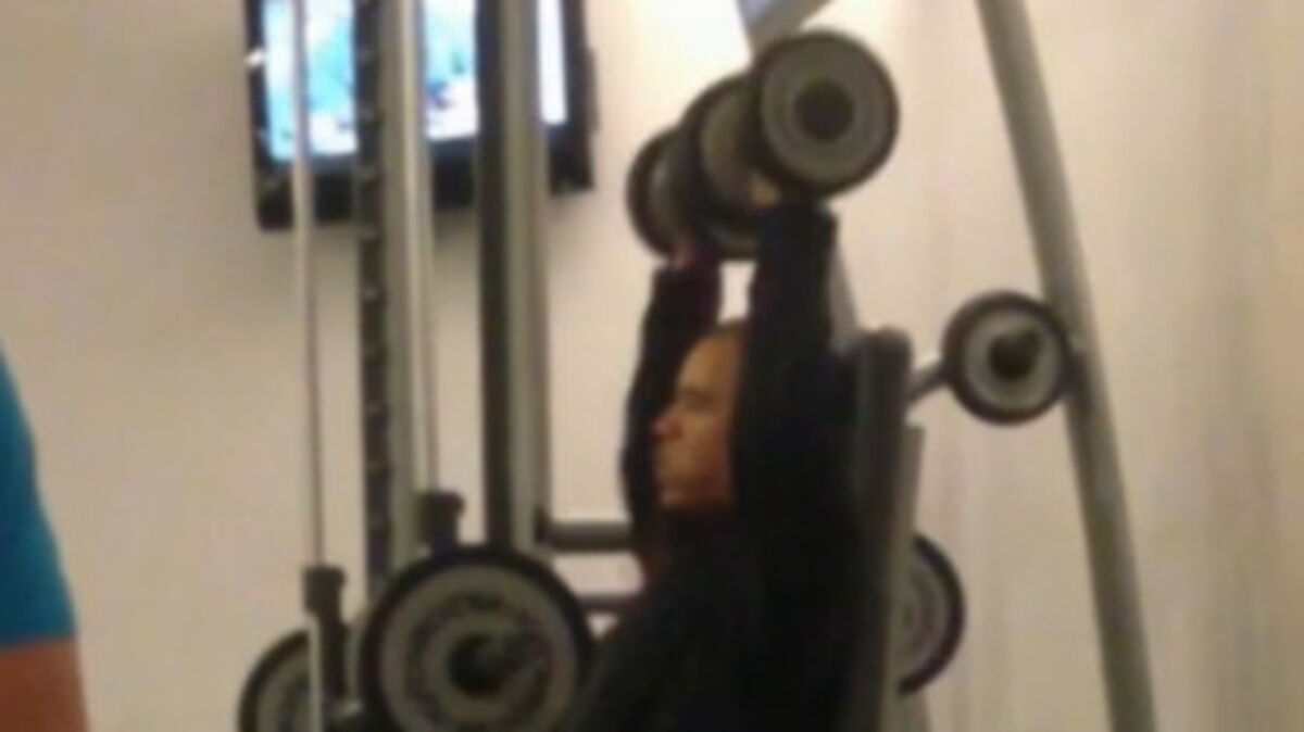 Barack Obama : La séance de musculation du président fait le tour du web