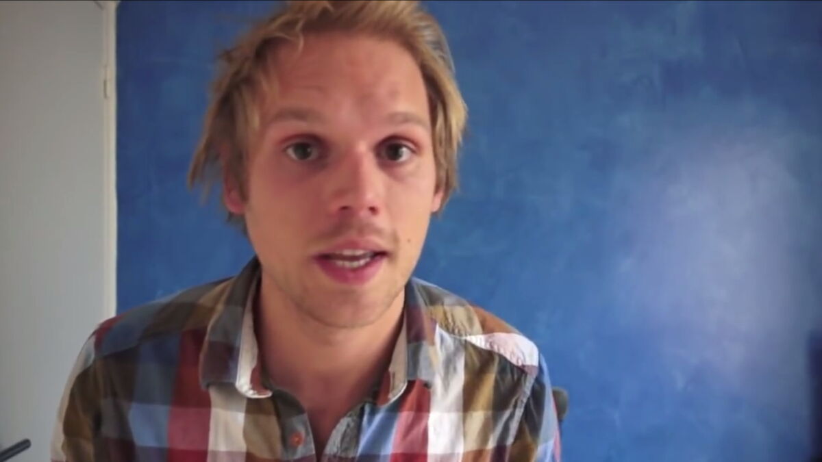 L'étonnant CV vidéo de Louis de Rivoire qui résume 10 ans de sa vie en ...