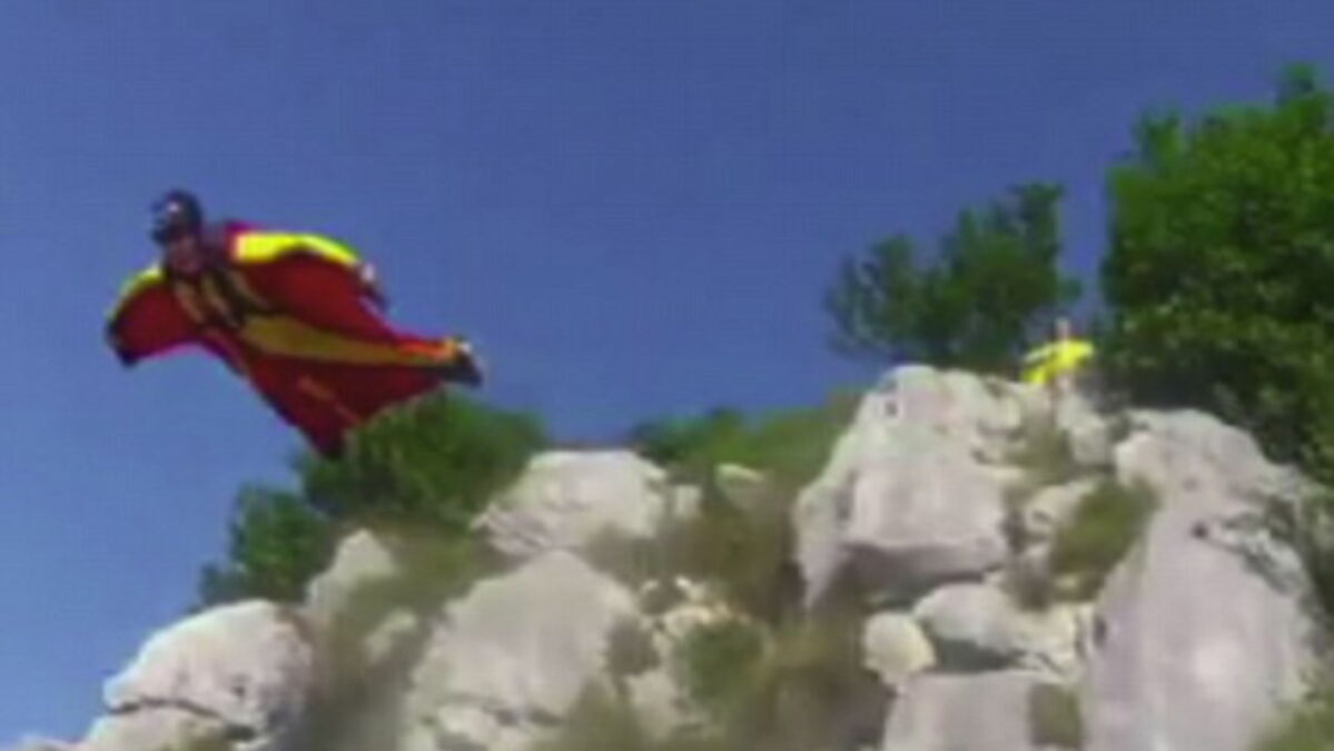 Base-Jumping : L'incroyable saut d'Oliver Furrer, un ancien militaire