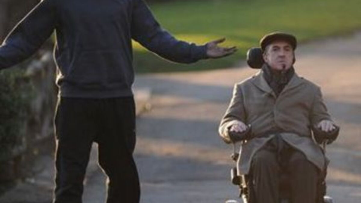 Morte de rire devant ''Intouchables'', elle est prise de contractions