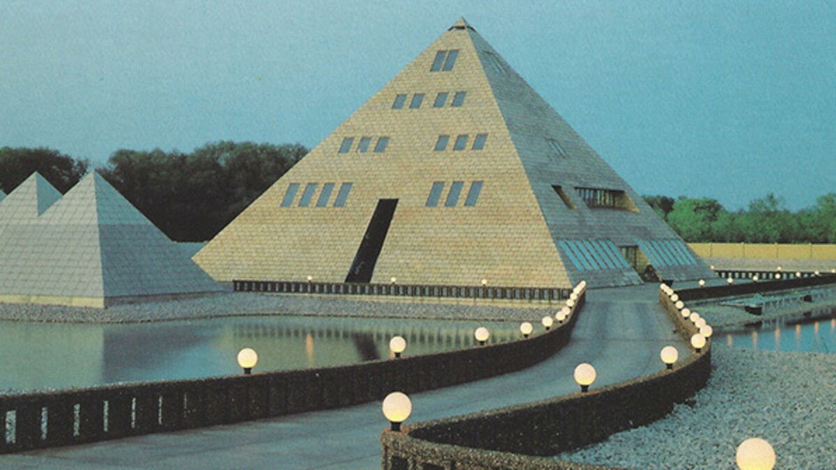 Jim Onan : Il construit une pyramide en or et ce qu'il se passe est ...