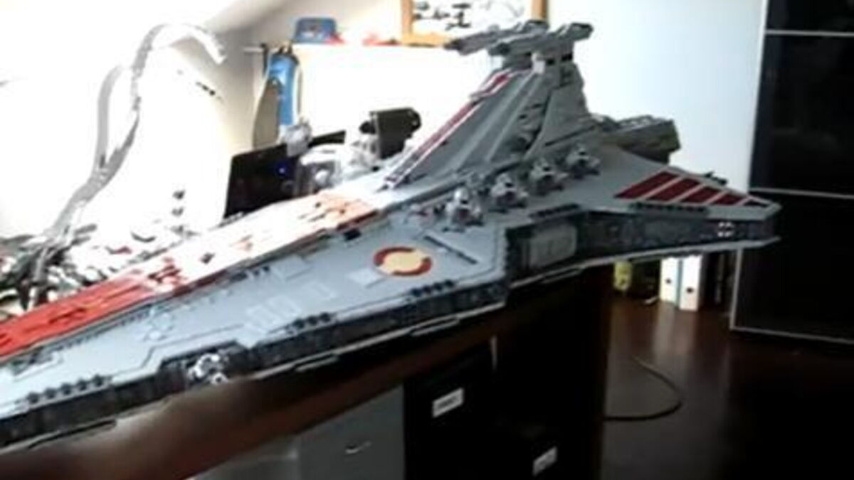 Découvrez un impressionnant destroyer Star Wars en Lego