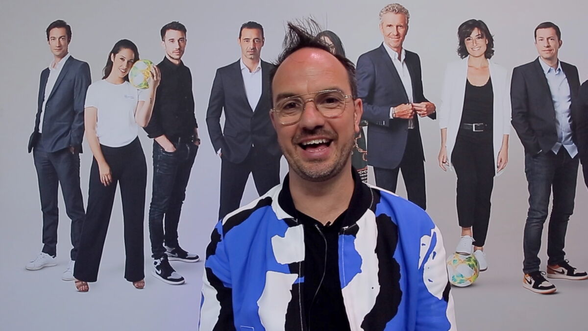 Jarry se joue des clichés pour la sortie des Touristes, le programme de TF1