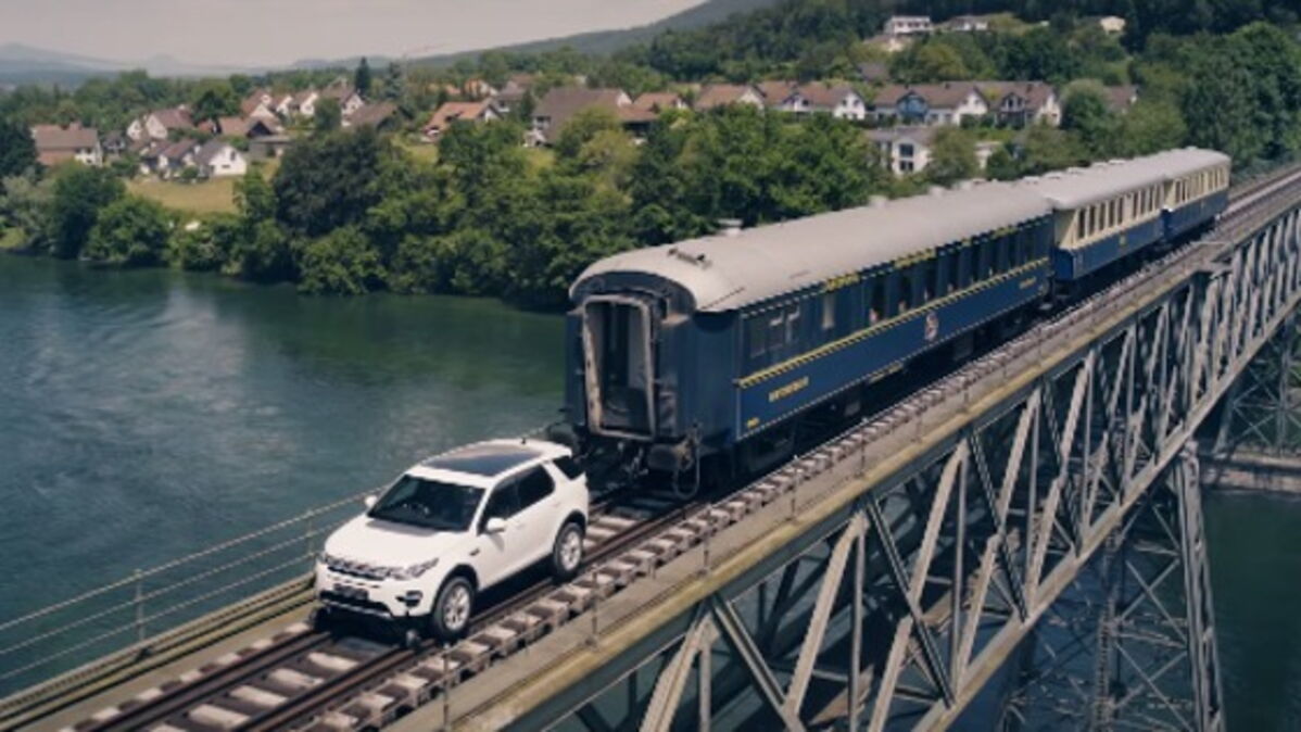Un 4x4 tracte un train de plus de 100 tonnes