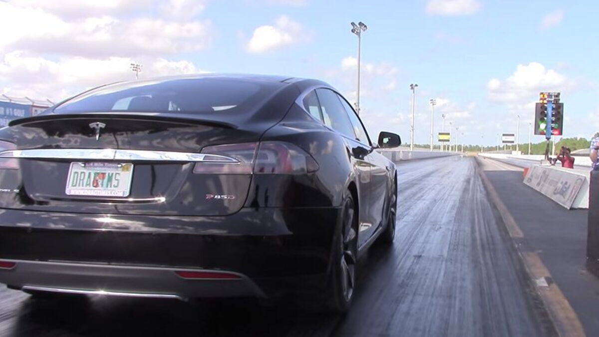 Un chrono impressionnant d'une Tesla Model S P85D sur 400 mètres