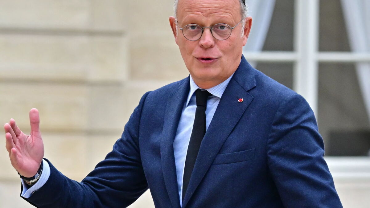 Édouard Philippe répond sèchement aux attaques de Marine Le Pen sur son ...