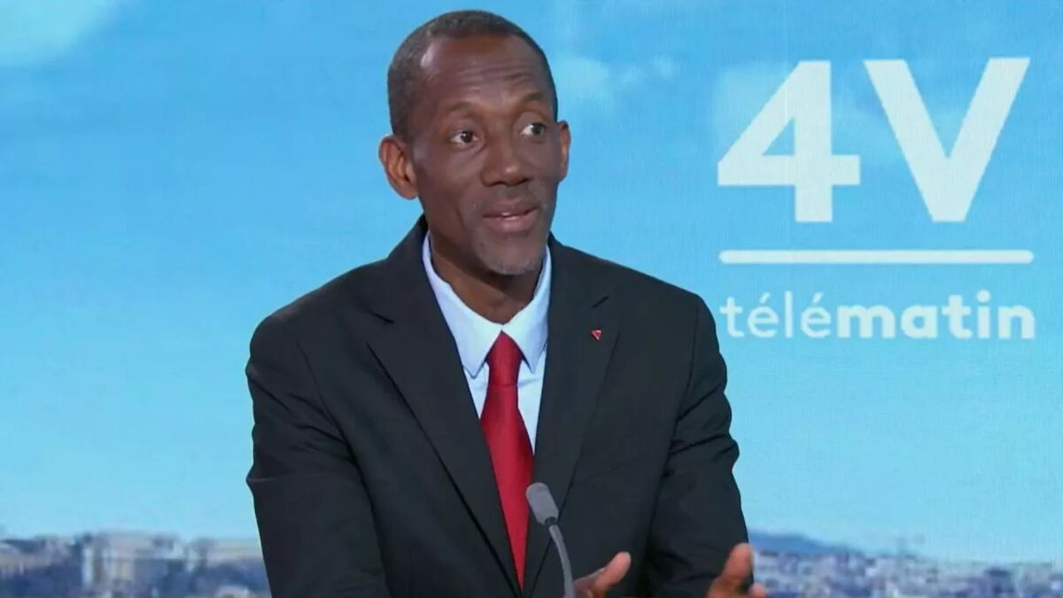 Bally Bagayoko, nouveau visage de LFI, déjà au niveau de Mélenchon dans ...