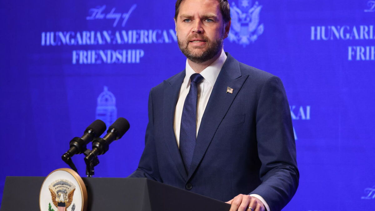 JD Vance lance un avertissement au pape Léon XIV sur ses prises de ...
