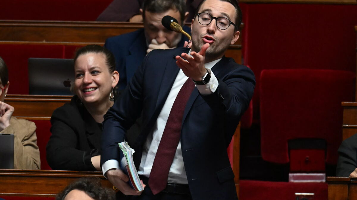 Rima Hassan placée sous surveillance : LFI dénonce un « scandale d’État ...