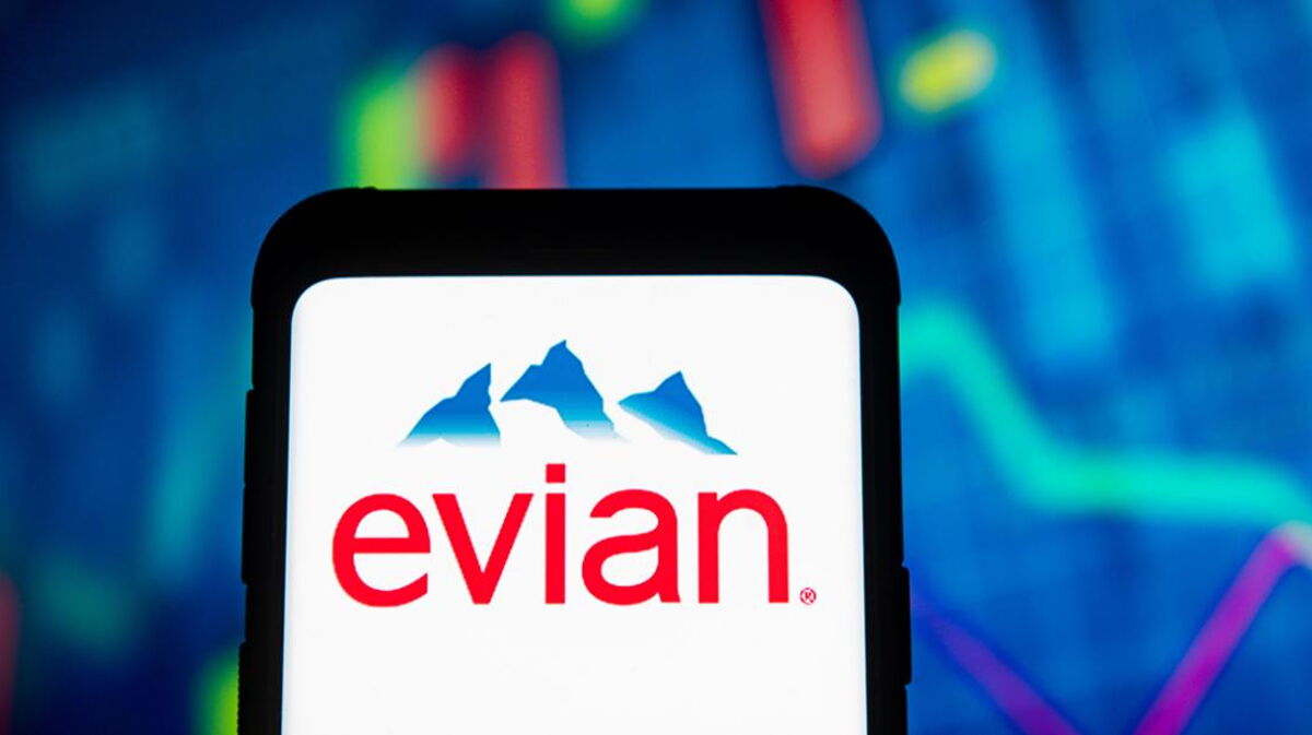 Ramadan : le tweet d'Évian provoque la polémique