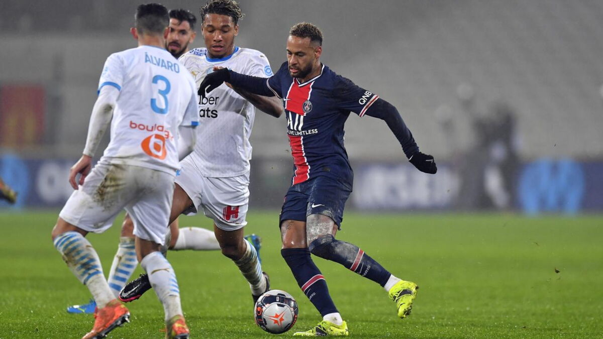 OM - PSG : fumigènes, maillot du PSG brûlé, l'ambiance monte avant le ...