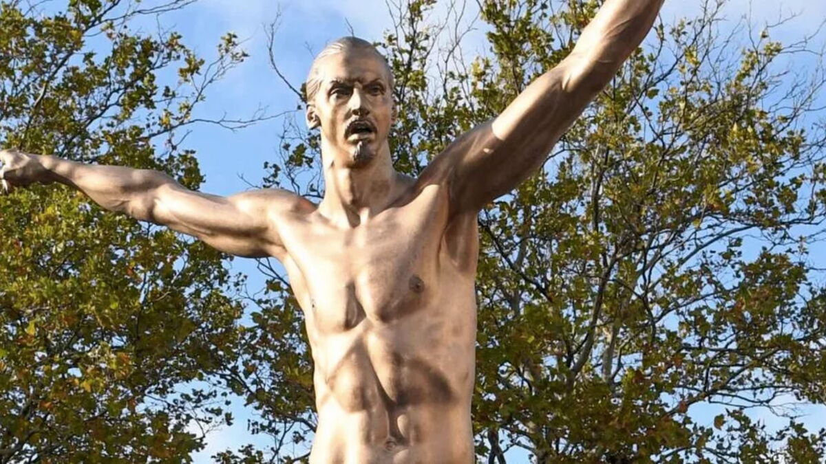 Zlatan Ibrahimovic : sa statue en Suède encore dégradée et brisée