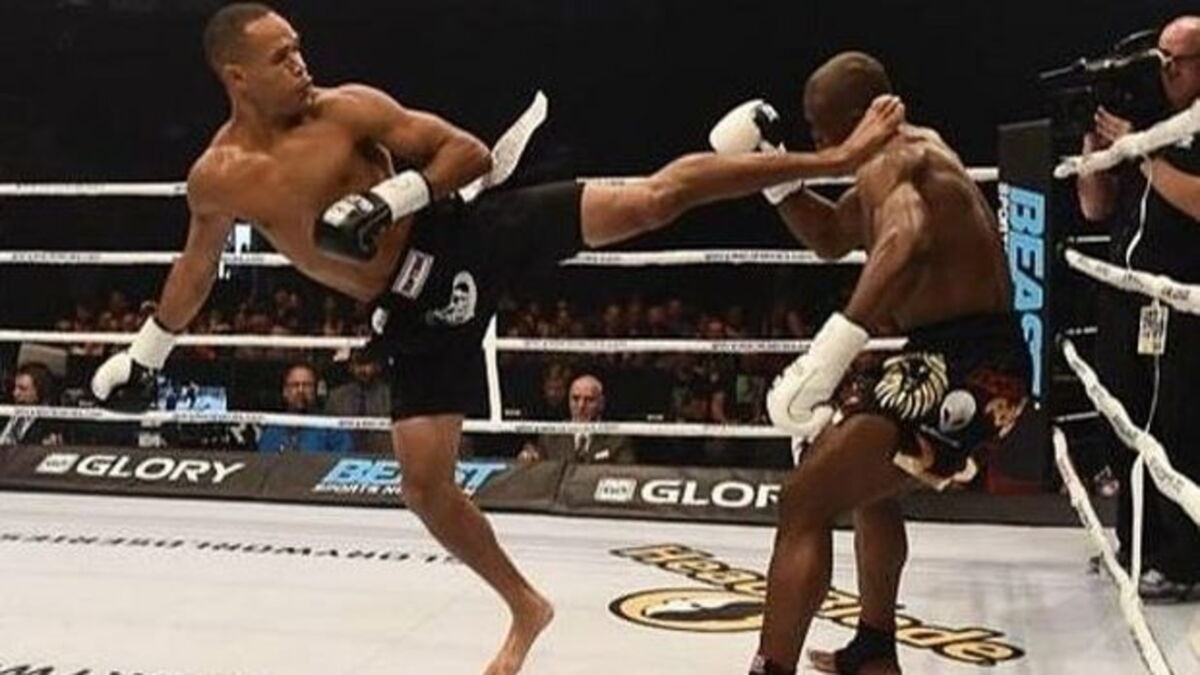 Dieser 360 Back Kick von Raymond Daniels mündet in einem ...
