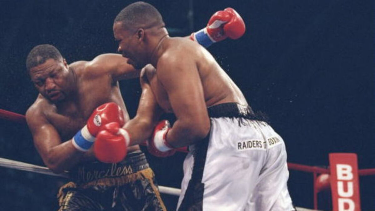 Rey Mercer zeigt gegen Jeff Pegues einen der brutalsten KOs der Geschichte