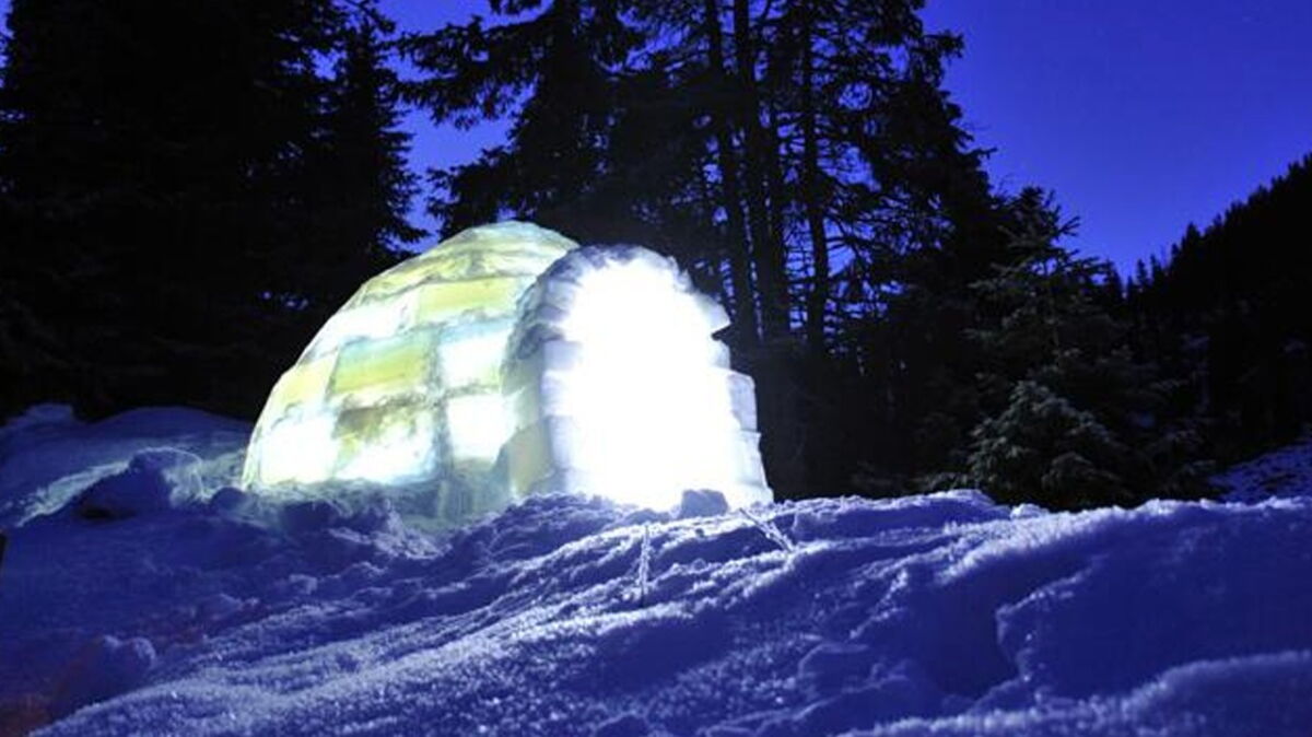 Tim Linhart: Er baut seit 20 Jahren ein Iglu, dessen Inneres etwas ...