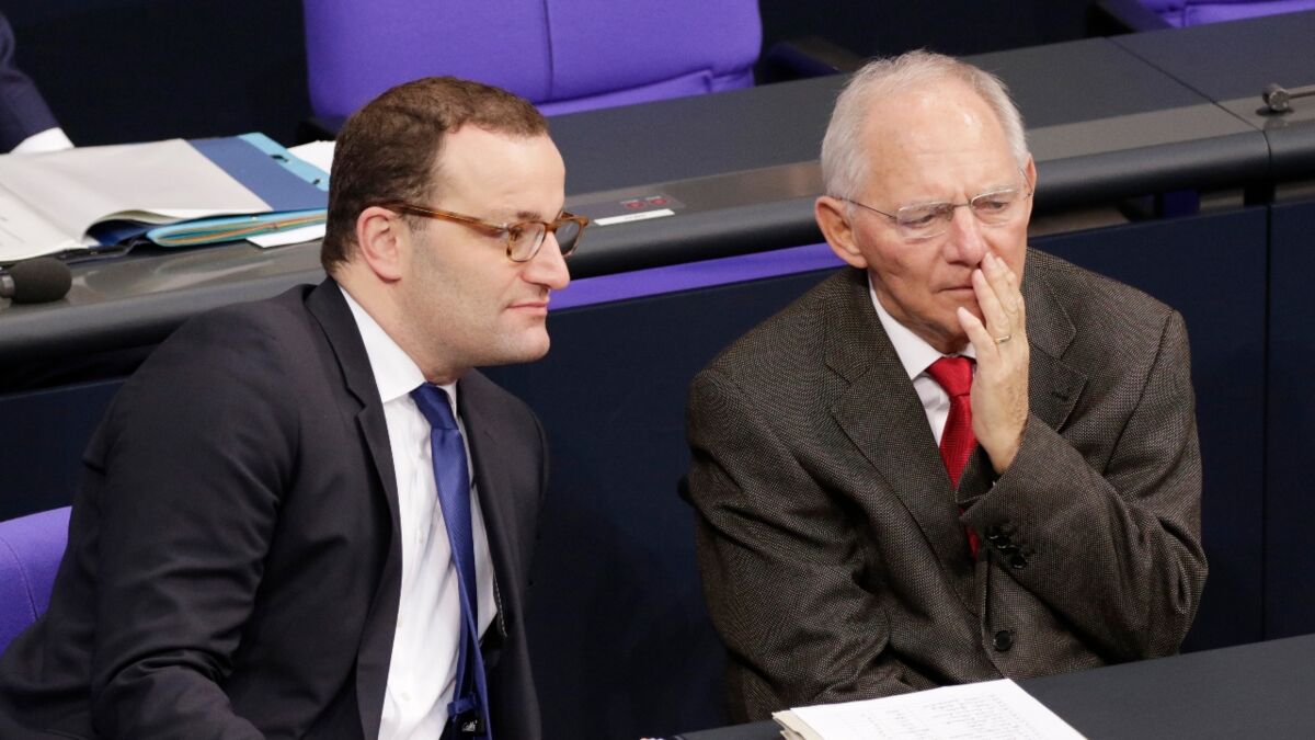 Zu wenig Impfstoff in Deutschland? Schäuble hält Spahns Entscheidung ... Zu wenig Impfstoff in Deutschland? Schäuble hält Spahns Entscheidung ...