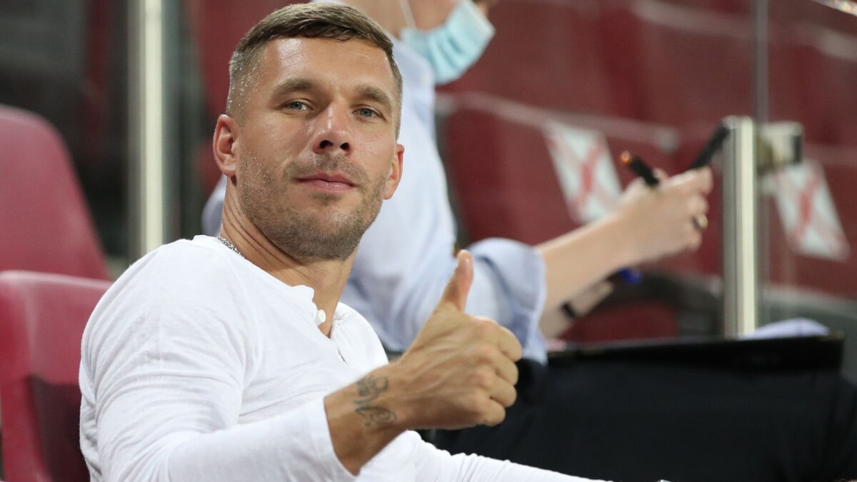 Nach Karriere-Ende: So startet Poldi im Fußball nochmal richtig durch