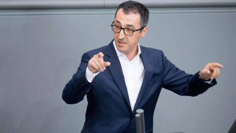 Cem Özdemir bei der Bundeswehr – Wie „Die Grünen“ und Krieg zusammenpassen!
